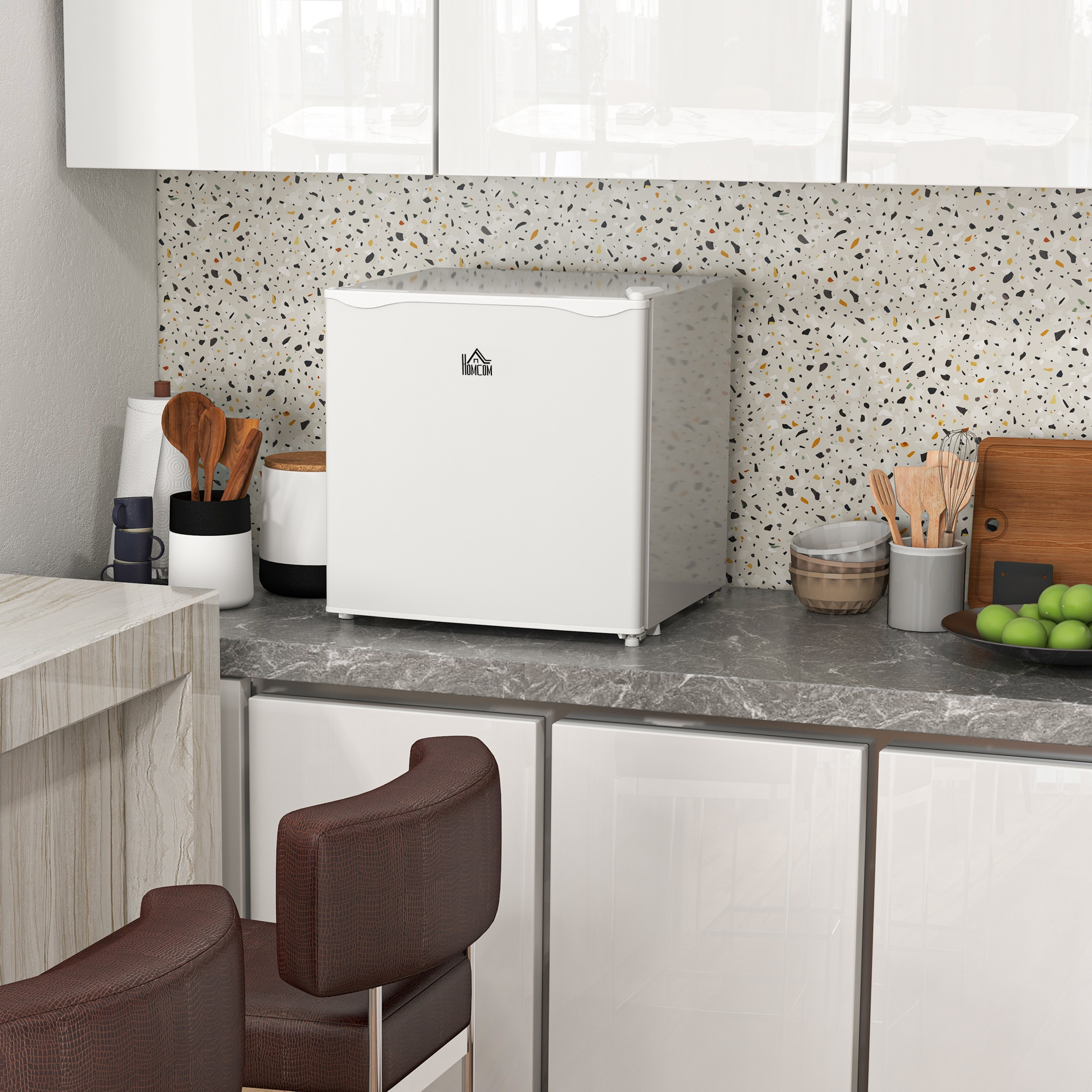HOMCOM 35L Mini Freezer, -24℃ to -14℃ Temperature - White | Aosom UK