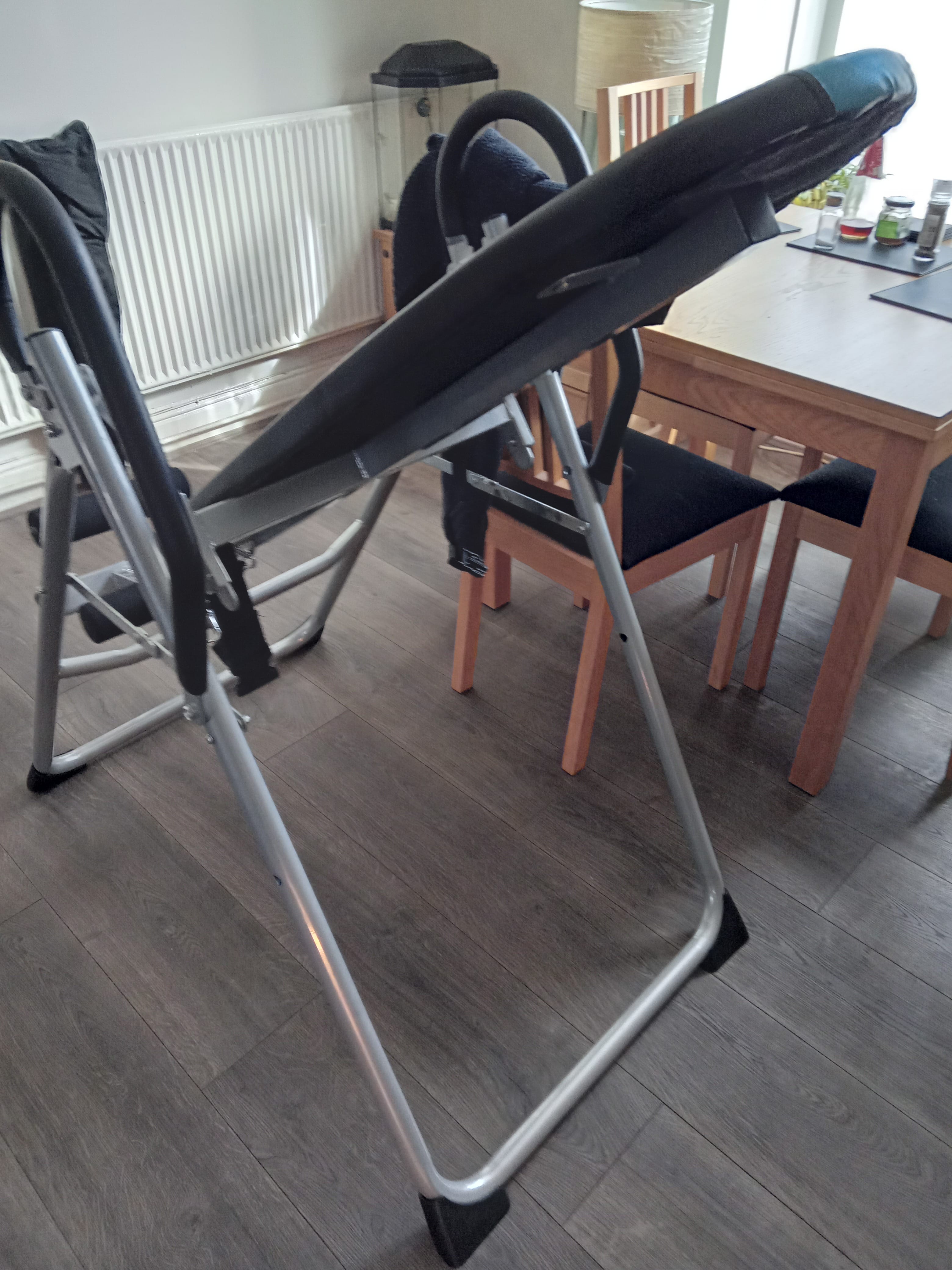 HOMCOM Foldable Gravity Inversion Table Back Therapy Fitness Exercise ...