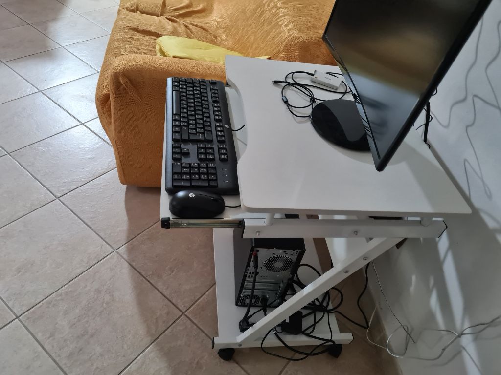 HOMCOM Movable Compact Small Computer PC Desk with 4 Moving Wheels ...