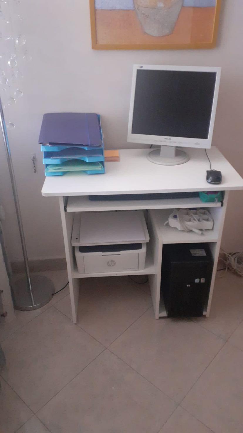 HOMCOM Compact Small Computer Table White | Aosom UK