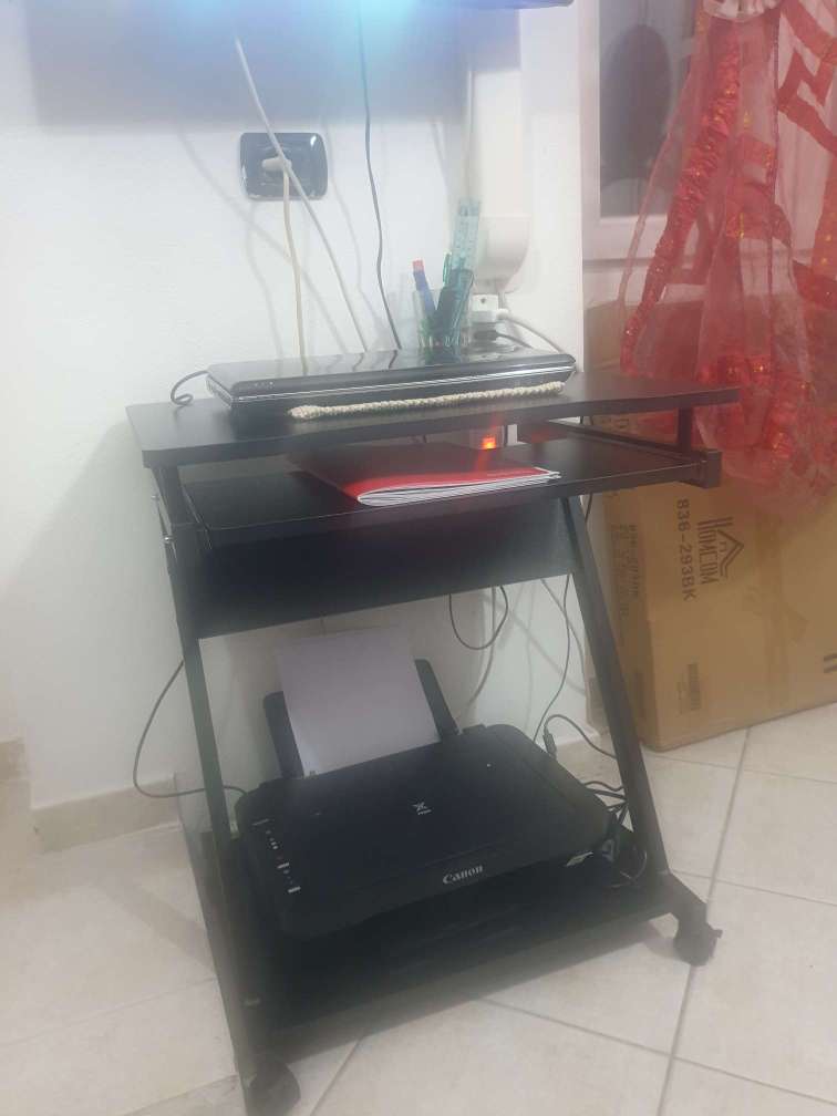 HOMCOM Movable Compact Small Computer Desk with 4 Moving Wheels Sliding ...