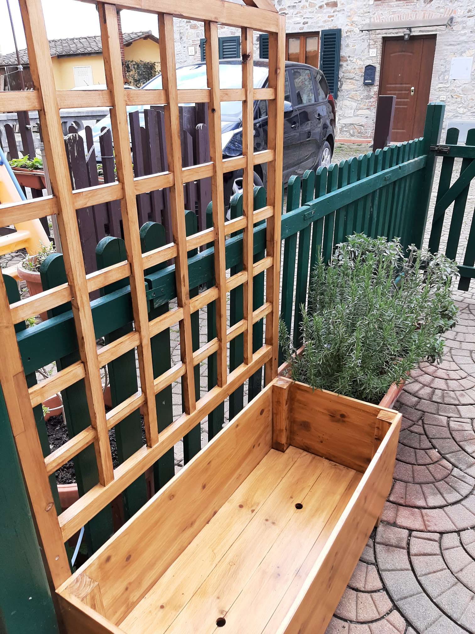 Ghivece Lemn cu Grilaj pentru Catarat Vita de Vie Outsunny | Aosom RO