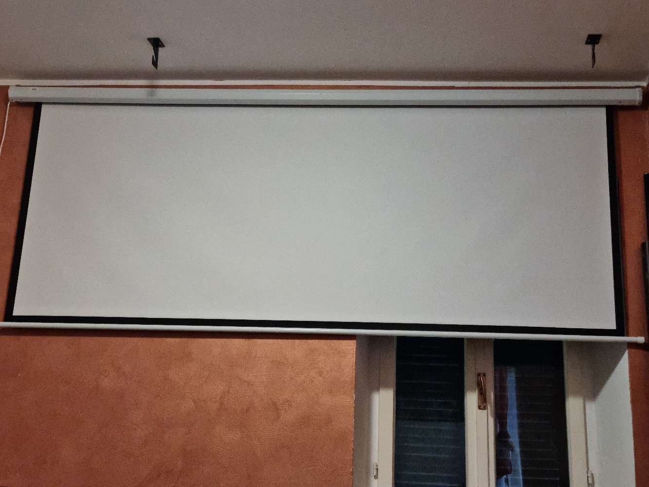 Schermo di Proiezione Motorizzato e Avvolgibile Telo Retroproiezione ...