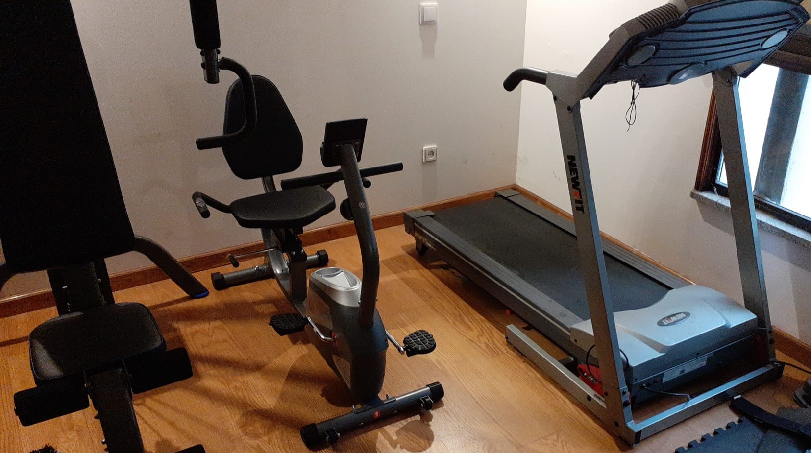 HOMCOM Cyclette Orizzontale con Schienale e Seduta Regolabile, 8 ...