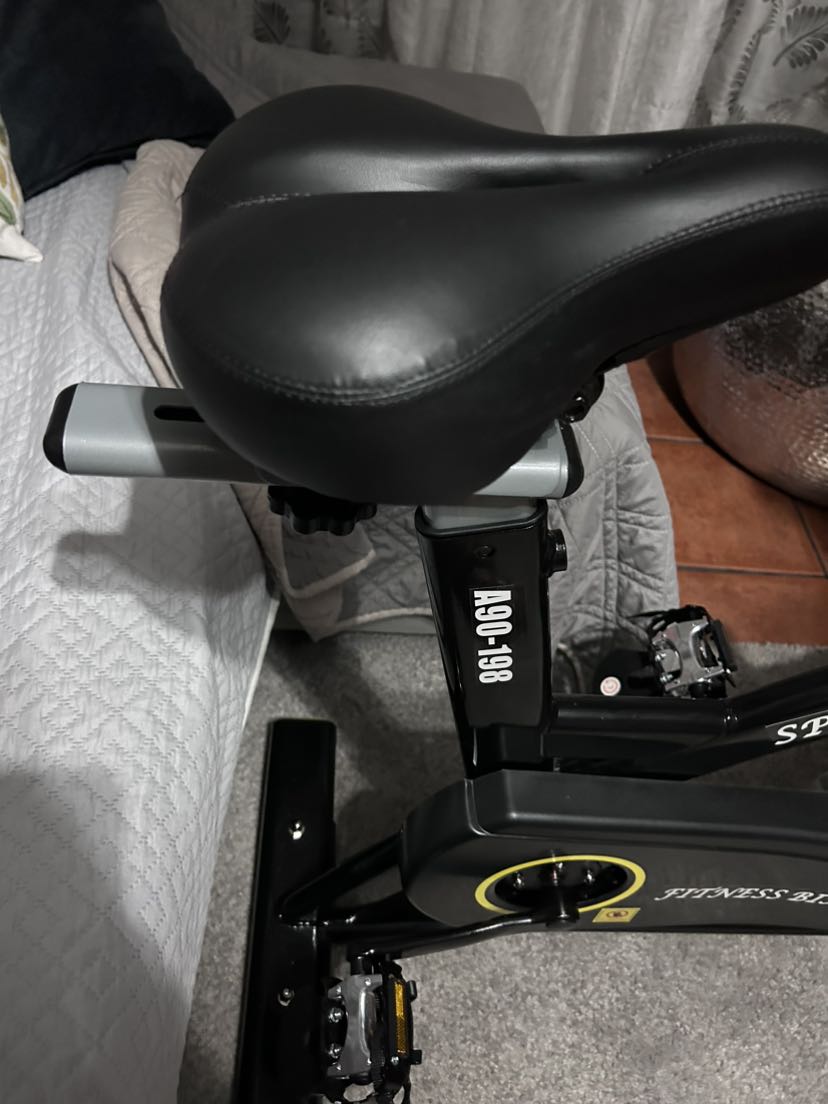 HOMCOM Steel Flywheel Belt Drive Exercise Bike Black/Yellow Spinning ...