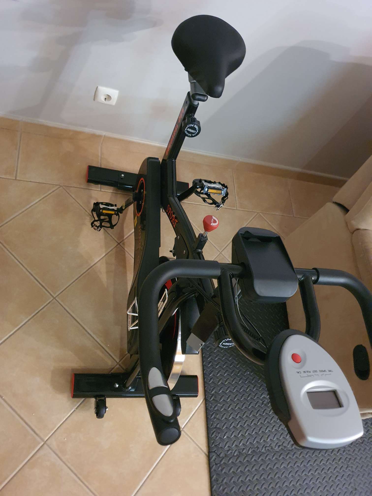 HOMCOM Cyclette da Camera Regolabile con Schermo LCD e Volano da 10 kg ...