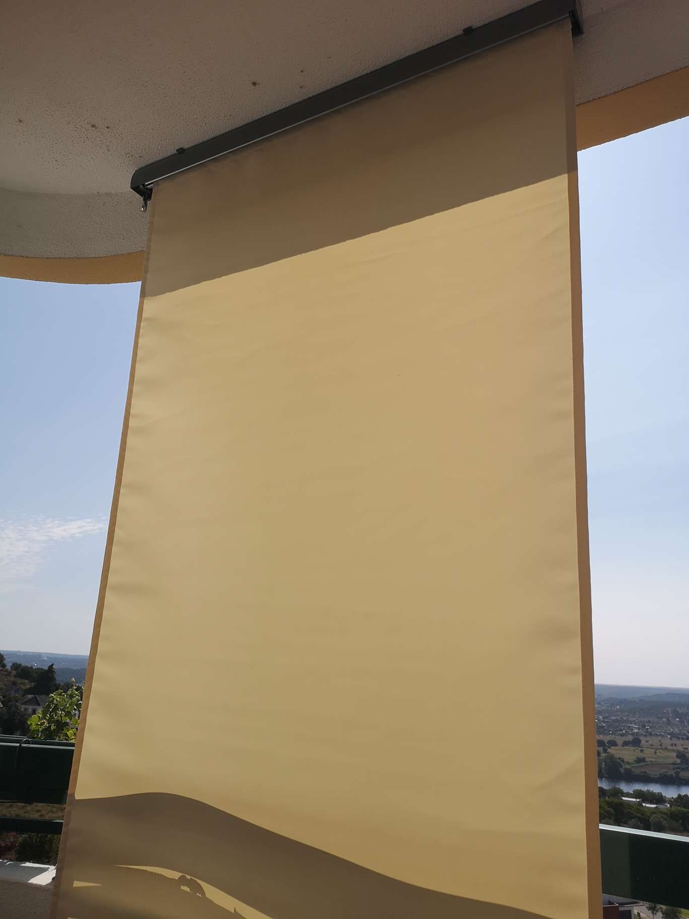Outsunny Toldo Vertical Enrollable con Manivela Protección UV para ...